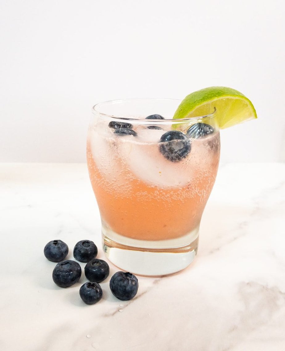 Pineapple Berry Ginger Fizz Mocktail (Easy Mocktail Recipe)